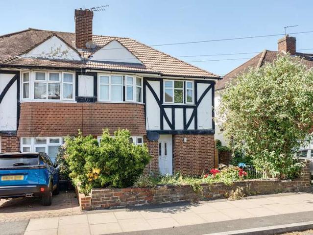 2 Bedroom Maisonette Flat