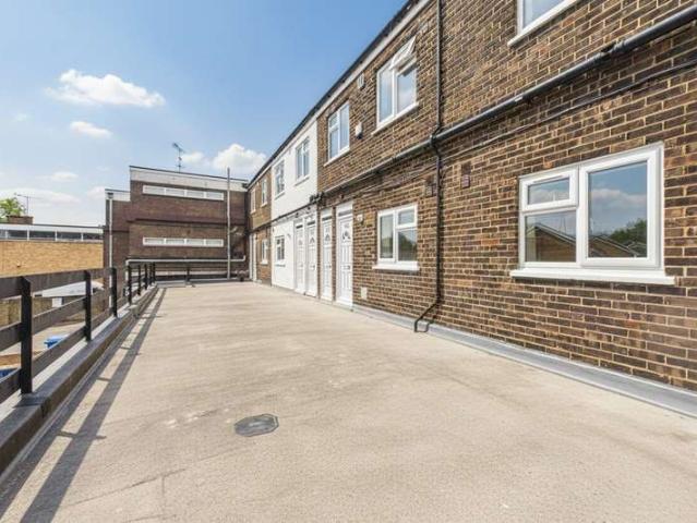 2 Bedroom Maisonette Flat