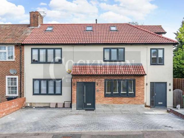 2 Bedroom Maisonette Flat