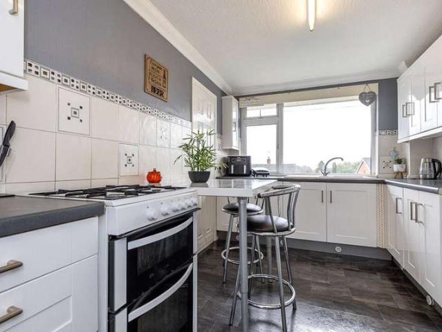 2 Bedroom Maisonette Flat
