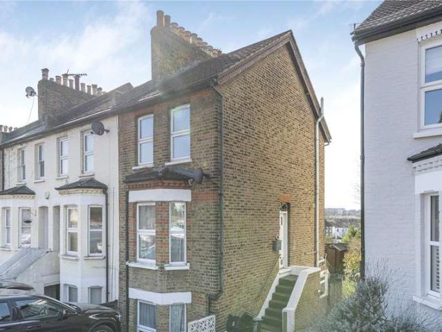 2 Bedroom Maisonette Flat