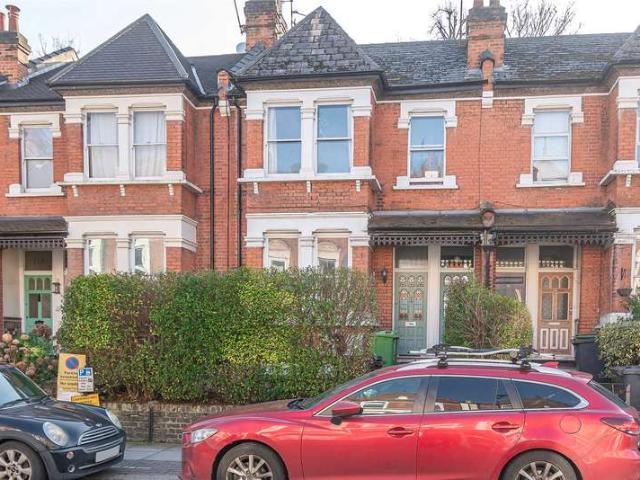 2 Bedroom Maisonette Flat