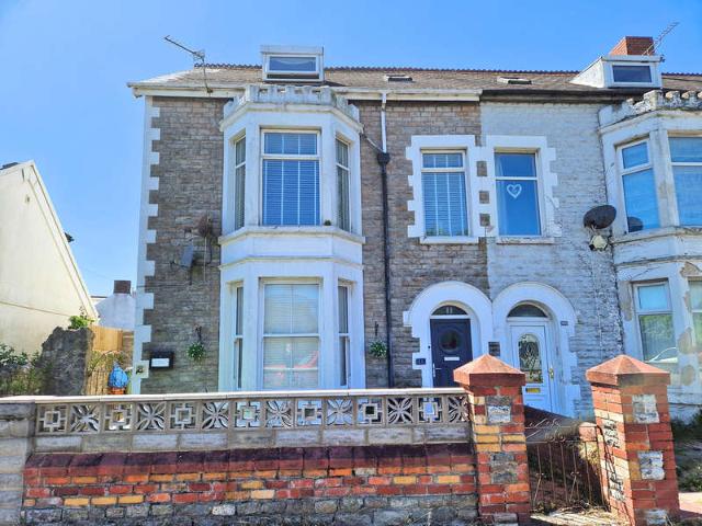 2 Bedroom Maisonette Flat