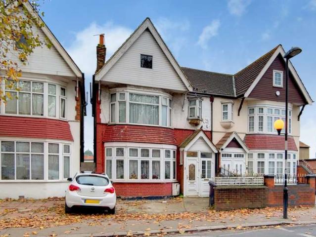 2 Bedroom Maisonette Flat