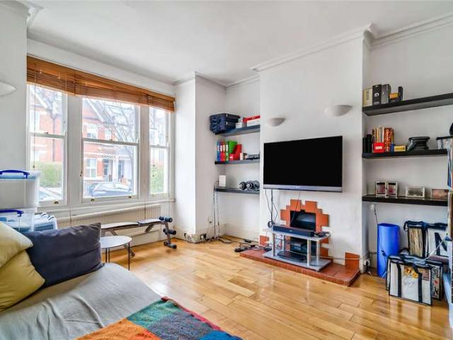 2 Bedroom Maisonette Flat