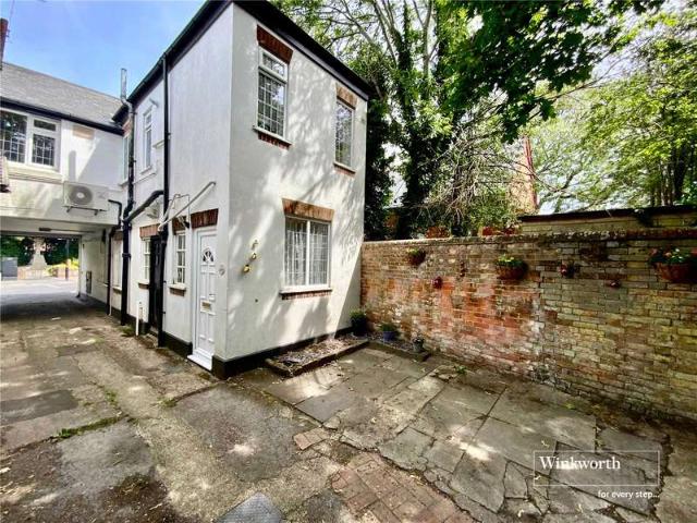 2 Bedroom Maisonette Flat