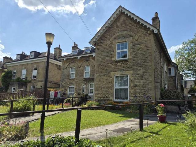 2 Bedroom Maisonette Flat