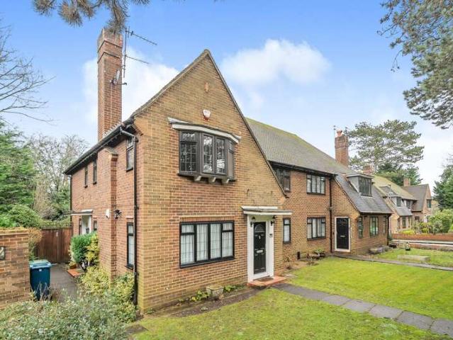 2 Bedroom Maisonette Flat