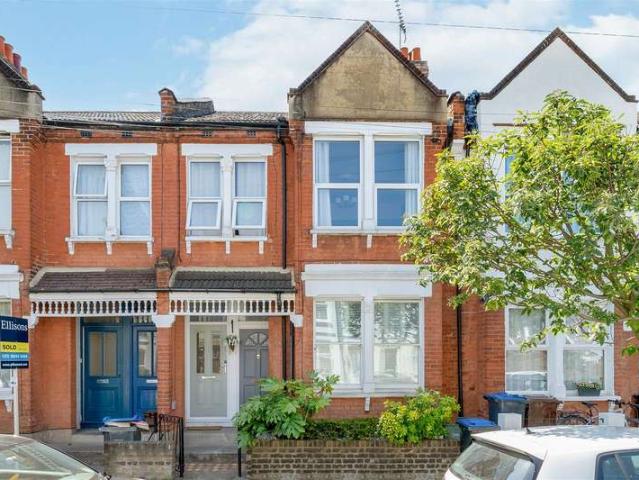 2 Bedroom Maisonette Flat