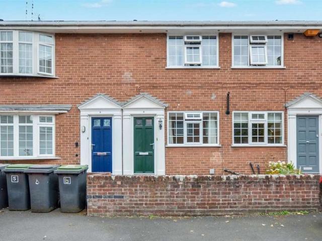 2 Bedroom Maisonette Flat