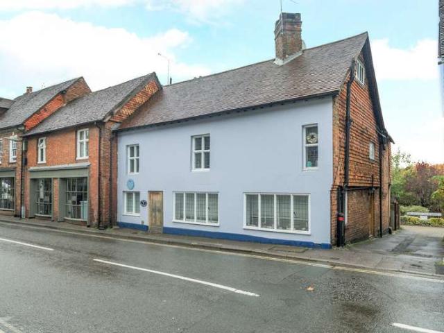 2 Bedroom Maisonette Flat