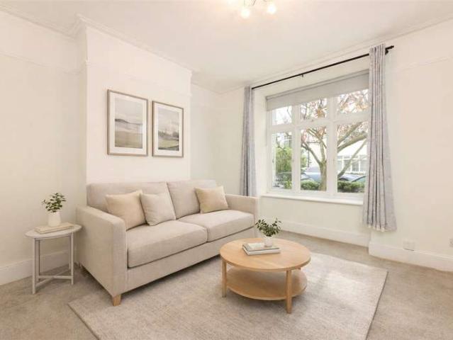 2 Bedroom Maisonette Flat