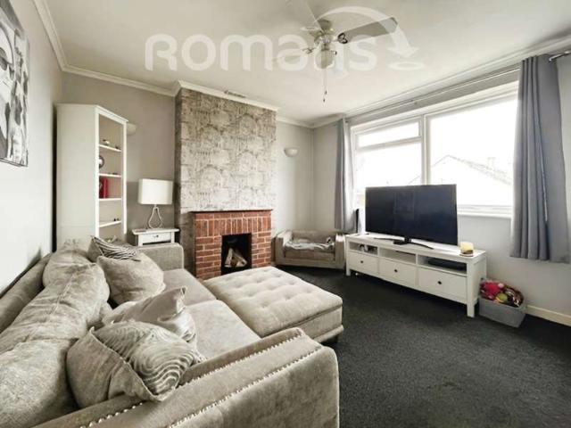 2 Bedroom Maisonette Flat