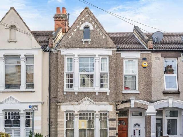 2 Bedroom Maisonette Flat