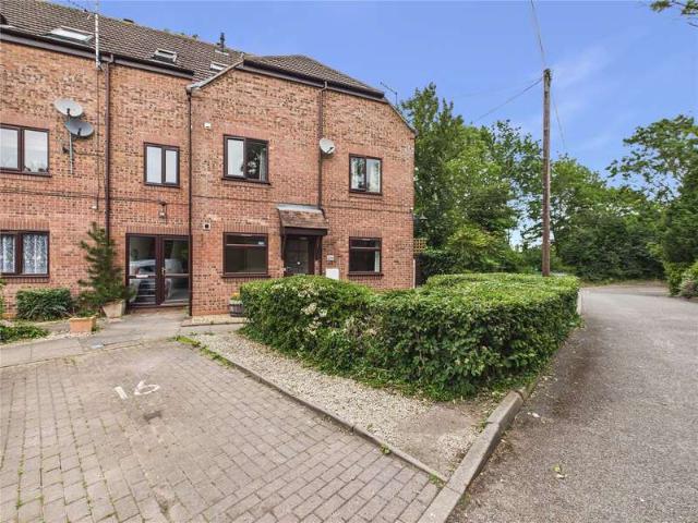 2 Bedroom Maisonette Flat