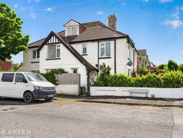 2 Bedroom Maisonette Flat