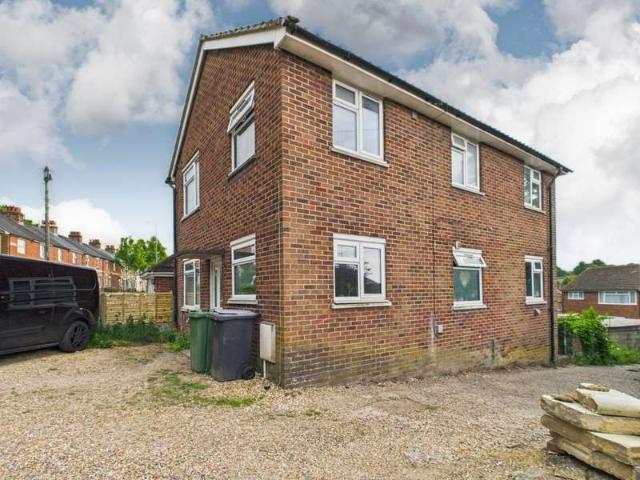2 Bedroom Maisonette Flat