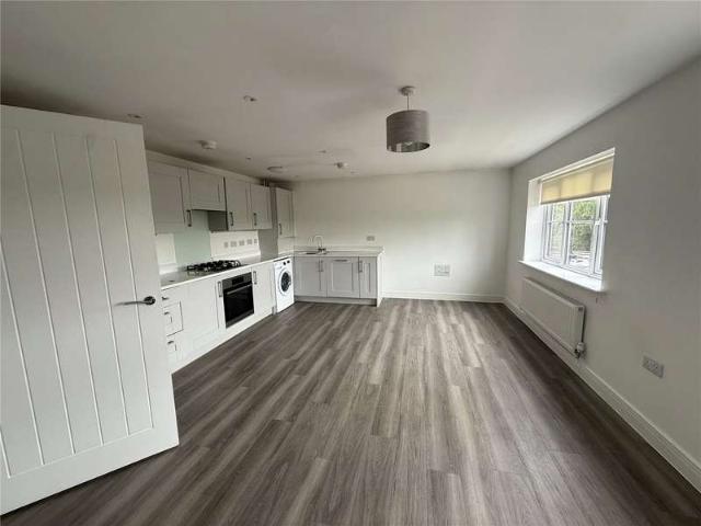 2 Bedroom Maisonette Flat