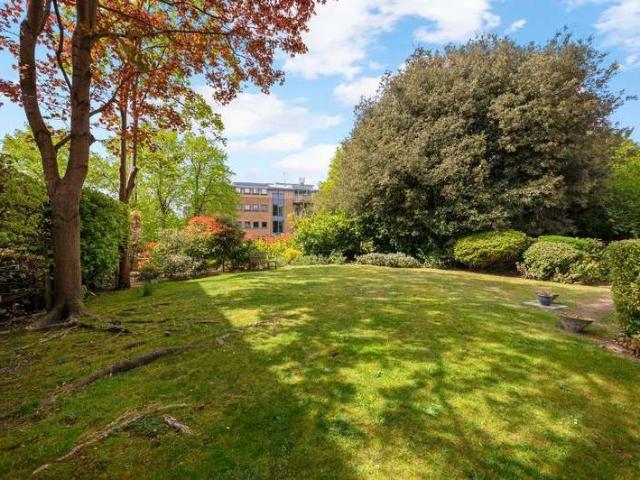 2 Bedroom Maisonette Flat