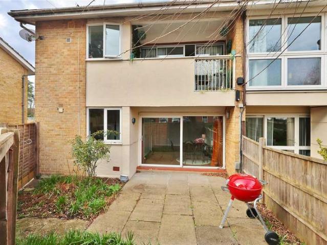 2 Bedroom Maisonette Flat