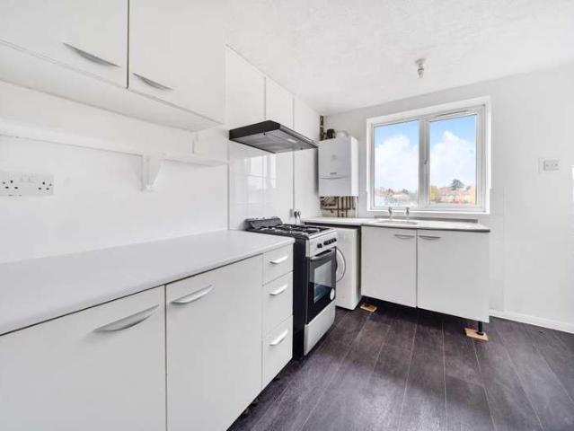 2 Bedroom Maisonette Flat