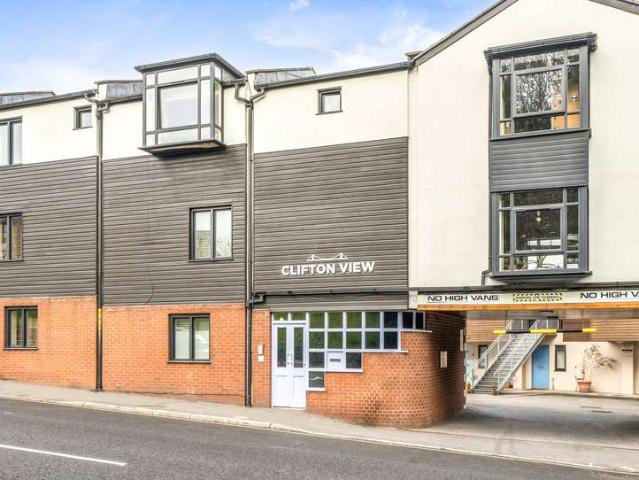 2 Bedroom Maisonette Flat