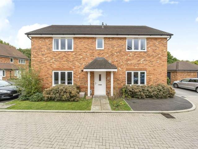 2 Bedroom Maisonette Flat