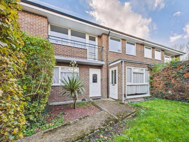 2 Bedroom Maisonette Flat