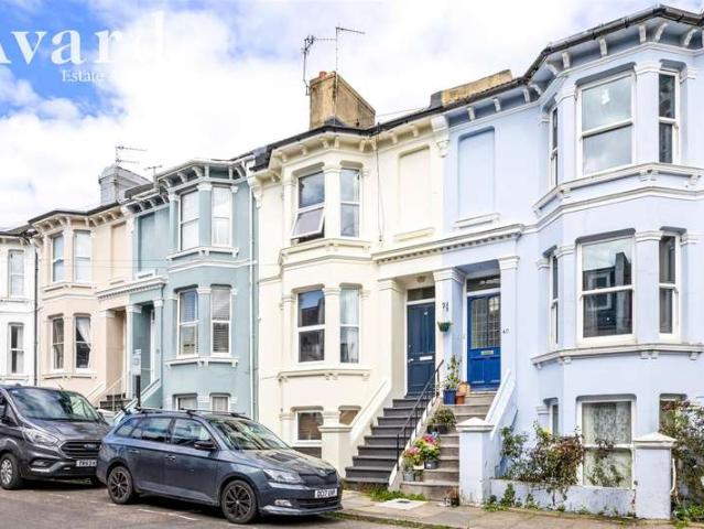 2 Bedroom Maisonette Flat