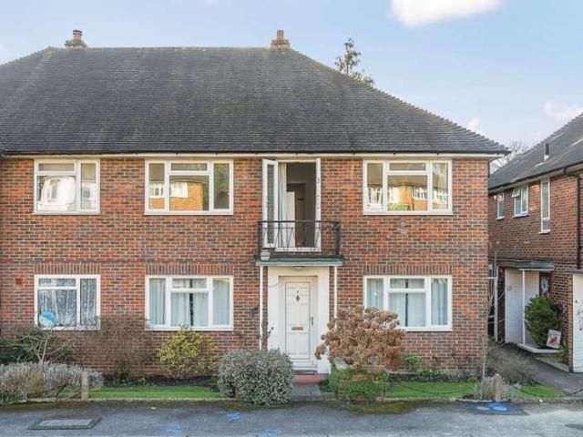 2 Bedroom Maisonette Flat