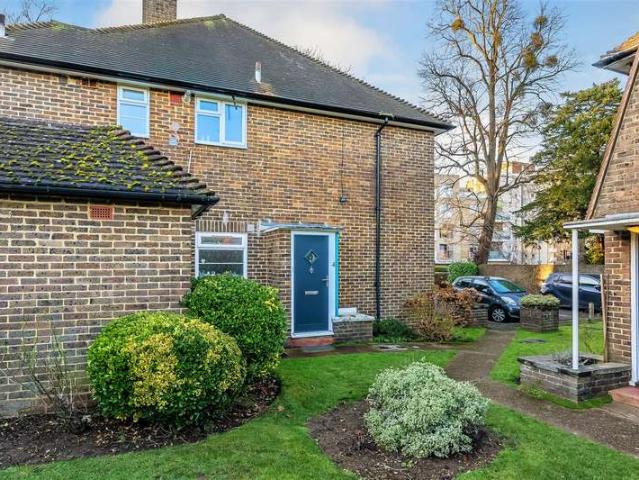 2 Bedroom Maisonette Flat