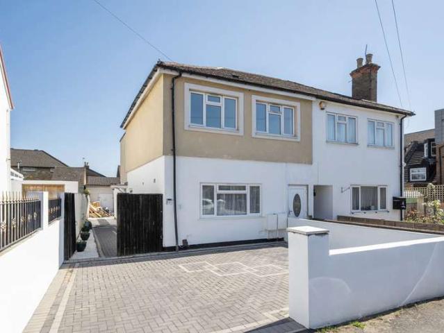 2 Bedroom Maisonette Flat