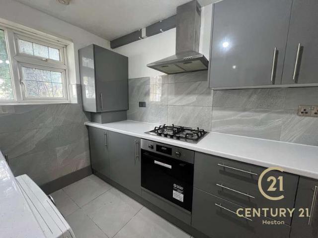 2 Bedroom Maisonette Flat