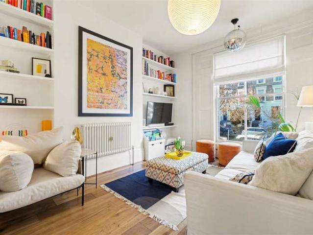 2 Bedroom Maisonette Flat