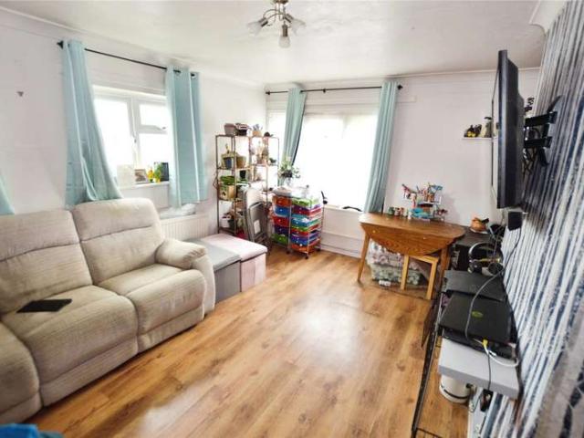 2 Bedroom Maisonette Flat