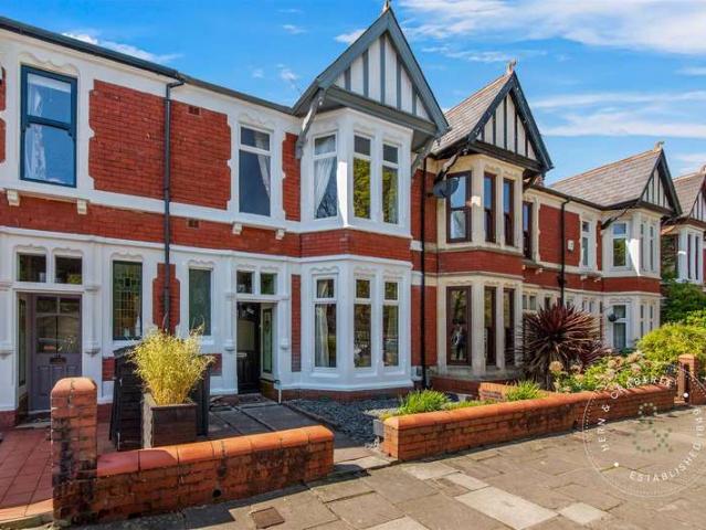 2 Bedroom Maisonette Flat