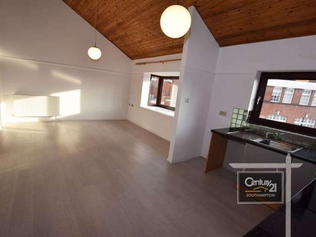 2 Bedroom Maisonette Flat