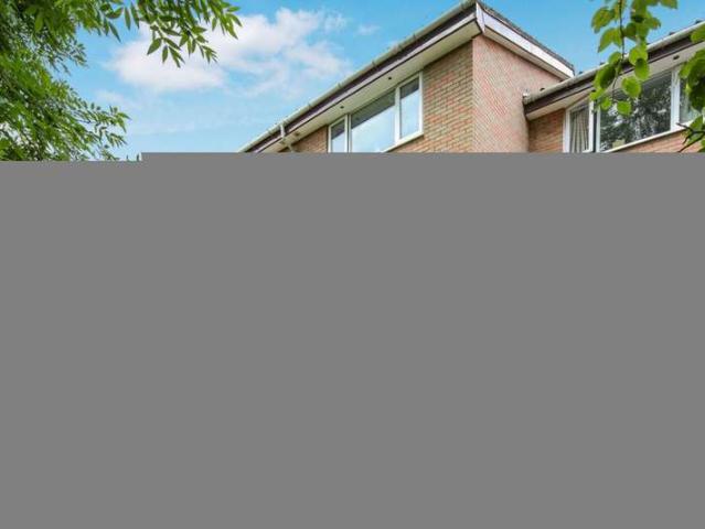 2 Bedroom Maisonette Flat