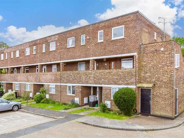 2 Bedroom Maisonette Flat