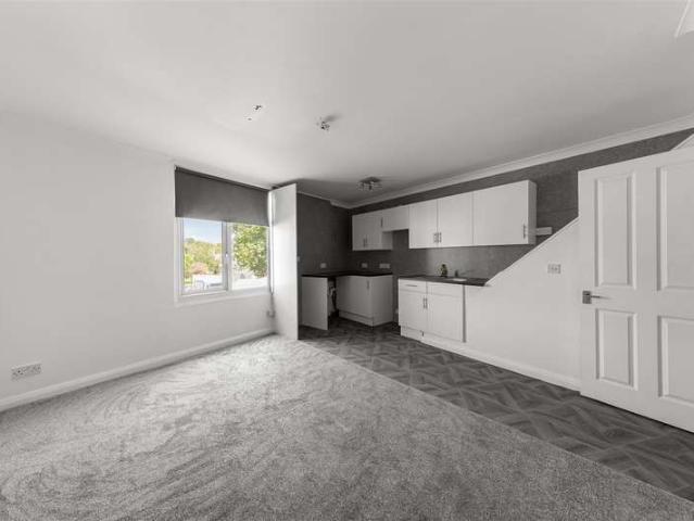 2 Bedroom Maisonette Flat