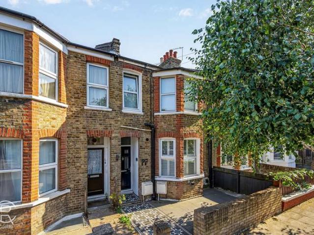2 Bedroom Maisonette Flat
