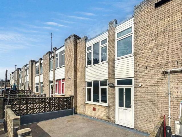 2 Bedroom Maisonette Flat