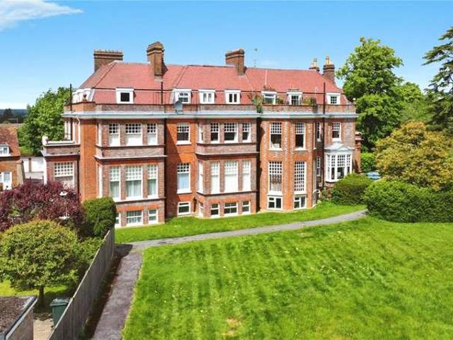 2 Bedroom Maisonette Flat