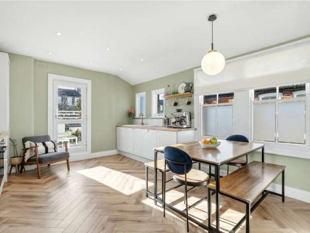 2 Bedroom Maisonette Flat