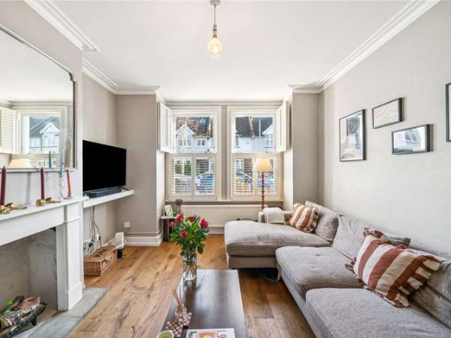 2 Bedroom Maisonette Flat