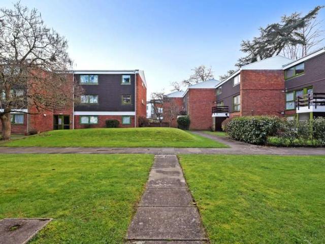 2 Bedroom Maisonette Flat