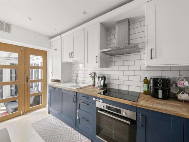 2 Bedroom Maisonette Flat