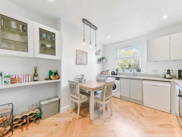 2 Bedroom Maisonette Flat