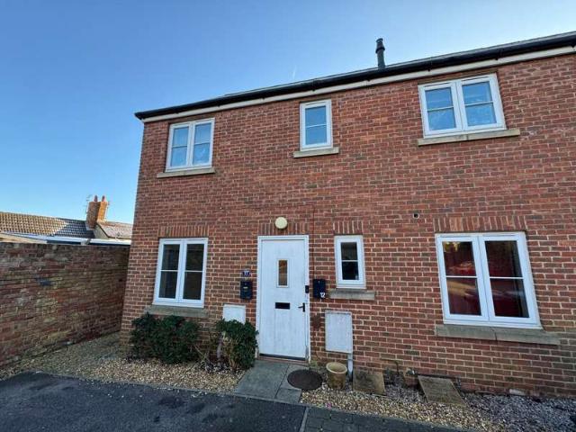 2 Bedroom Maisonette Flat