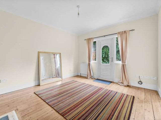 2 Bedroom Maisonette Flat